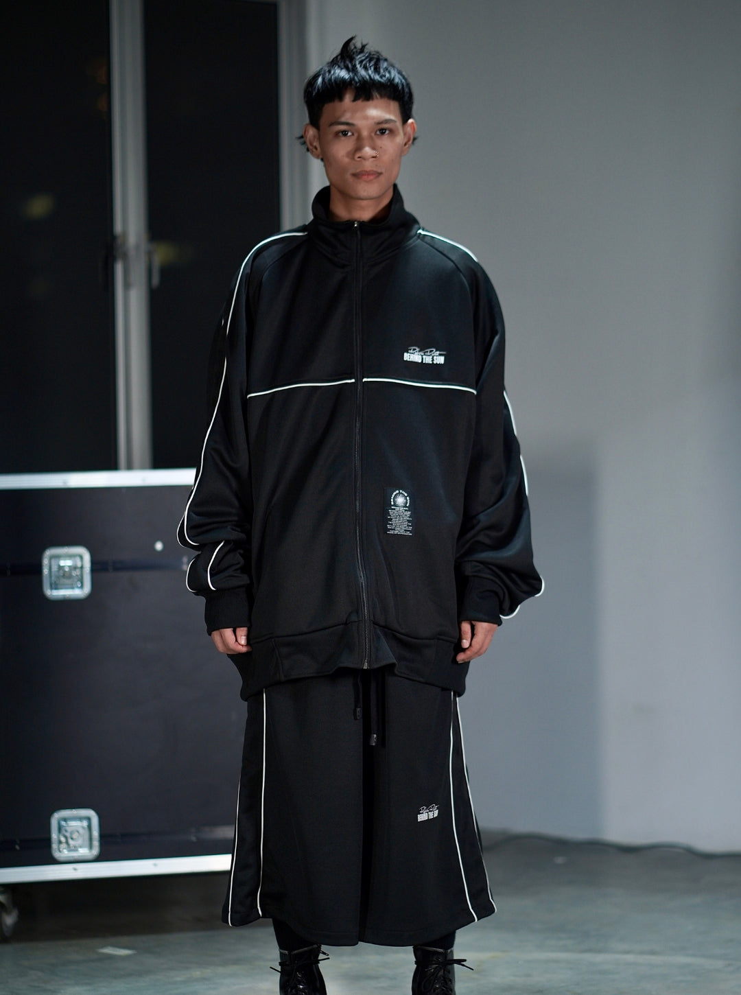 Oversized Tracksuit [TOP] Black – Behind The Sun